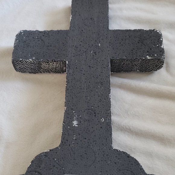 Holiday | Headstone Rip Cross | Poshmark
